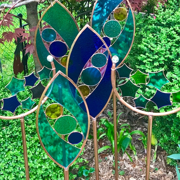 Tall Stained Glass Garden Art Stake 56 Inch. Ellipse Shape in Ocean ...