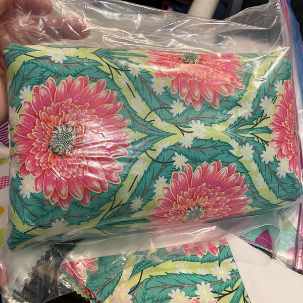 Fabric Bundle 7pc -what a Ditz-true Colors 2025 by Tula Pink for Free ...