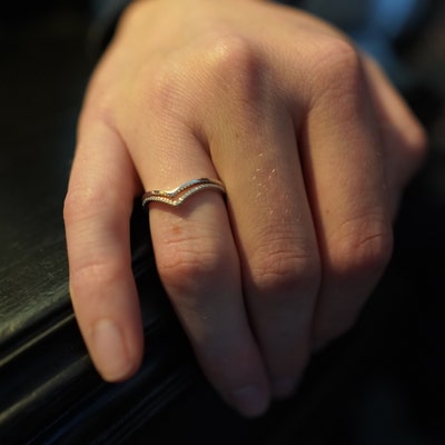 Curve Ring Set by Caitlynminimalist Set of 2: Diamond Chevron Ring ...