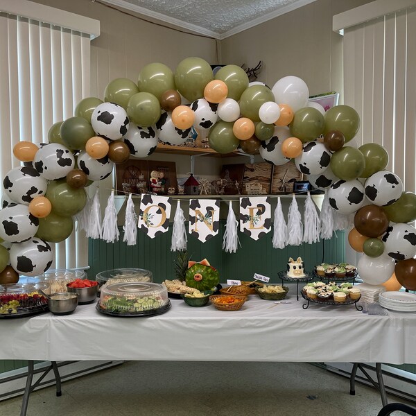 LEVI Cow Print High Chair Banner, Holy Cow, I'm One! Birthday Decor ...