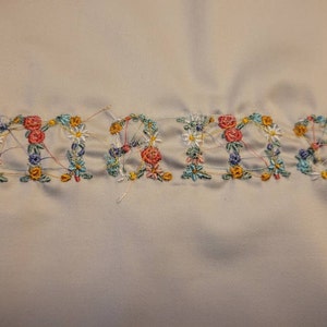 Machine Embroidery Design Curved Border of Roses. Small | Etsy