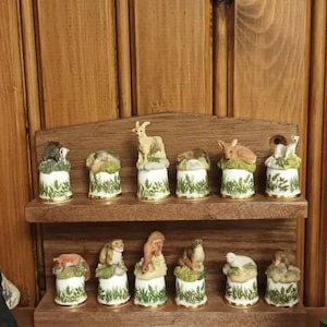 48pc Wooden Thimble Display Rack ( Mahogany Finish ) - Etsy UK