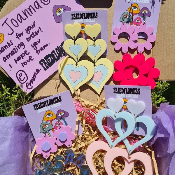 MONOCRHOME VORTEX 1960S Inspired Earrings - Etsy