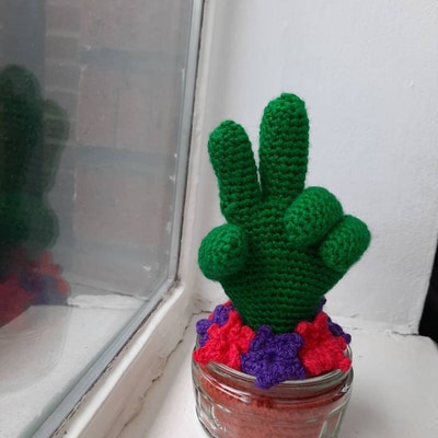 Cactus Hand CROCHET PATTERN / Amigurumi Cactus PDF English - Etsy