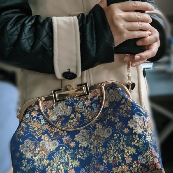 Vintage Cheongsam Style Kiss Lock Handbag With Ocean Oil Painting ...