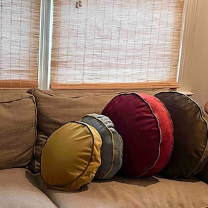 Round Pillows, 30 Color Pillows, Cover and Insert, Customizable Piping ...