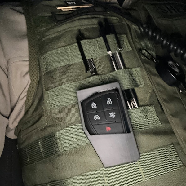 GM Key Fob Holder: Police/sheriff MOLLE Vest Attachment (2021-2024) - Etsy