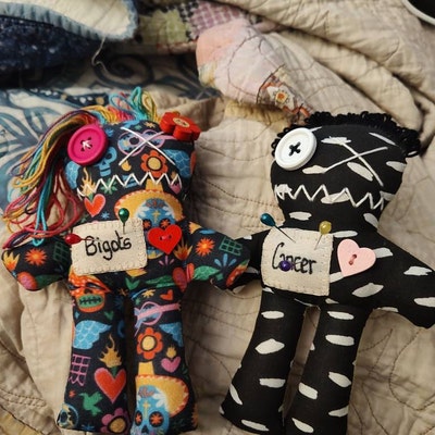 Keychain/charm Stress Relieve Voodoo Doll With Back Pocket Dammit Doll ...
