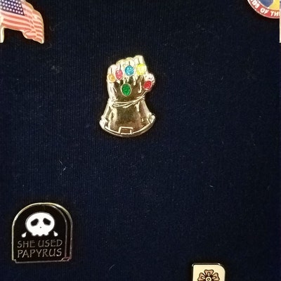 INFINITY GAUNTLET 3D Gold Metallic Enamel Pin - Etsy