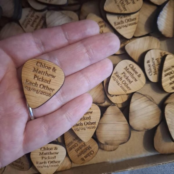 PERSONALISED GUITAR PLECTRUM Oak Music Themed Wedding Table Confetti ...
