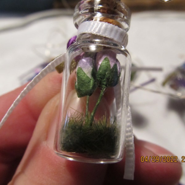 Miniature Rose Buds for Dollhouses and Dollhouse Gardens - Etsy