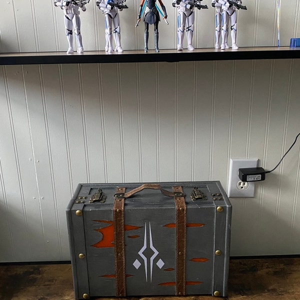 The Captain Lightsaber Box - Etsy