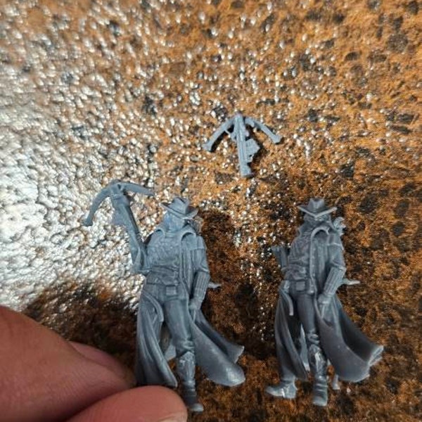 Flag Bearer, Bannerman, Fighter, Cloak, Spiked Plate, Chain Mail, Spear ...