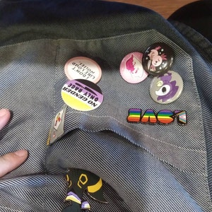 Hidden Disabilities Pin Badges Visual Impairment, Fibromyalgia, Autism ...