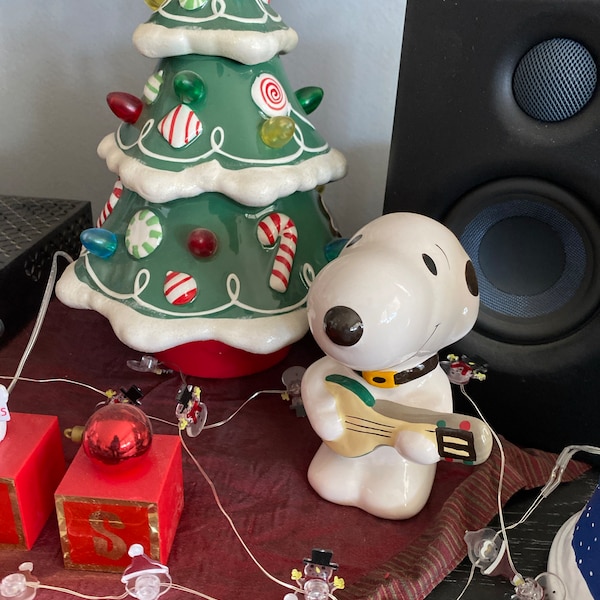 90's "marbles" Playing Banjo Ceramic Piggy Bank - Snoopy's Brother ...