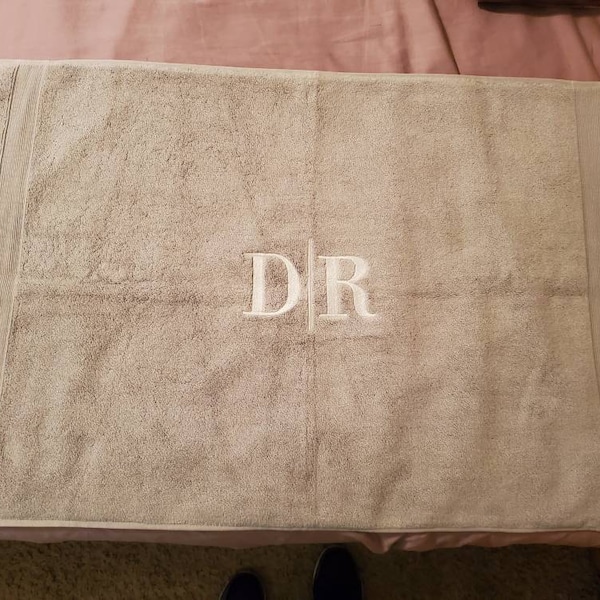 Monogrammed Cotton Bath Mat, Personalized Bathroom Decor - Etsy