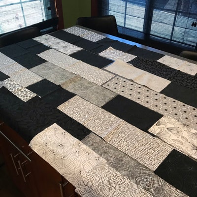 Fat Quarters Quilt Pattern Rolled up Moda Dessert Roll Striped Easy ...