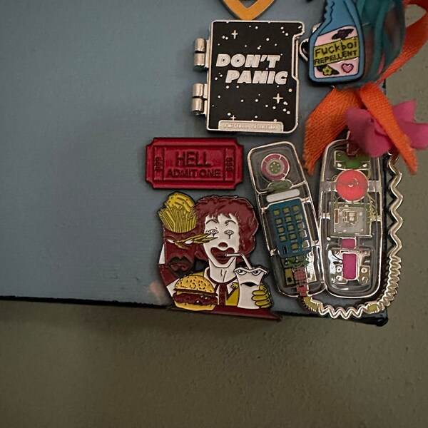 90s Clear Neon Phone Deluxe Enamel Pin V2.0 - 90s Nostalgia - Nineties ...