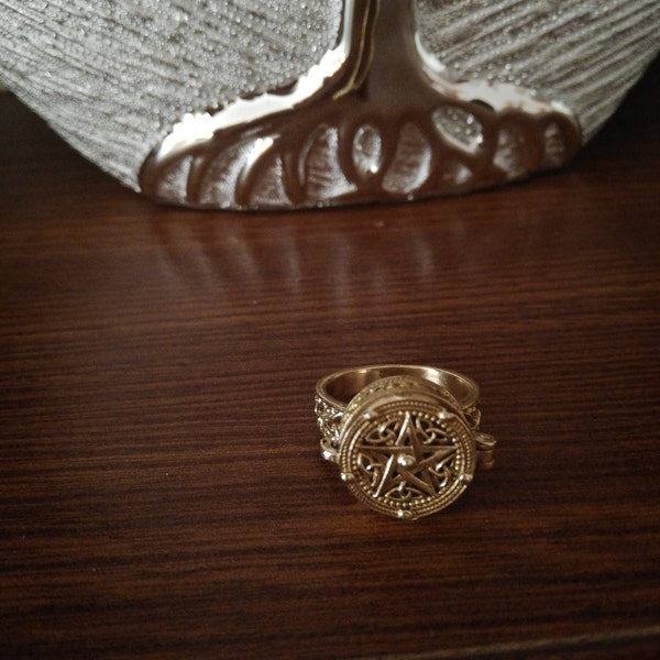 Star Poison Ring, Gold Brass Ring, Secret Compartment Ring, Round Pill ...