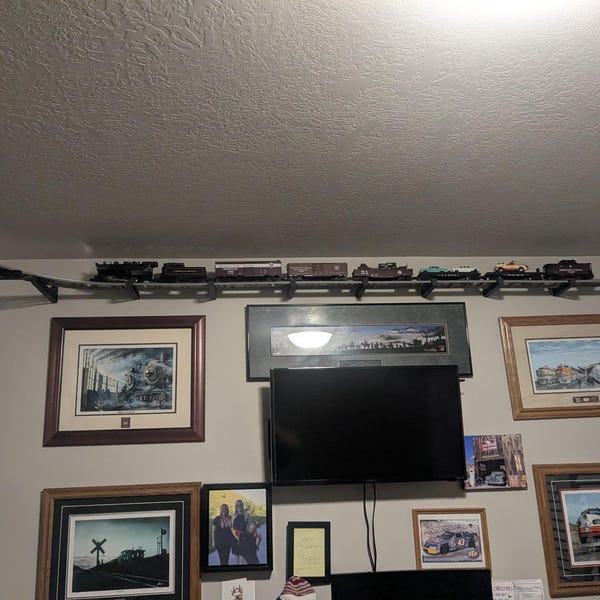 O Scale Wall Mount Room Kit for Train Track, Fits 10ft X 10ft, Larger ...