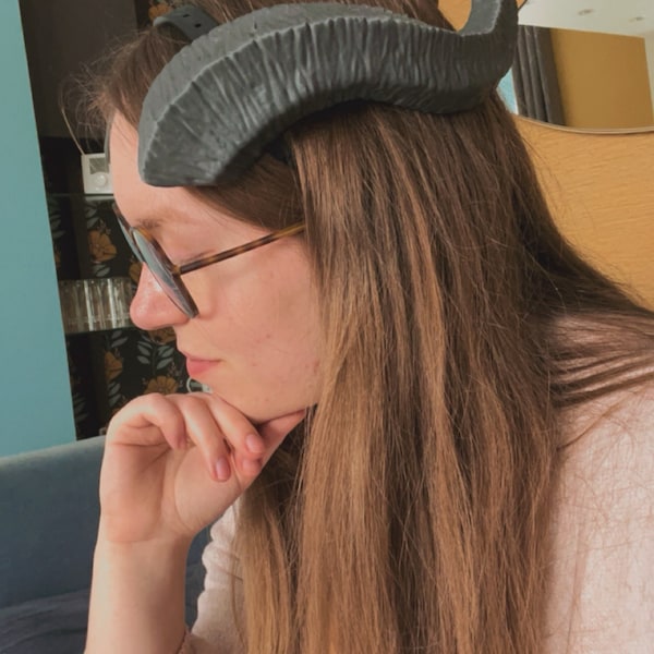 Kolsun | Large Swooped Back Horns - Etsy