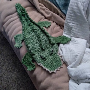 CROCHET PATTERN Alligator Blanket Alligator Costume Pattern Bulky ...