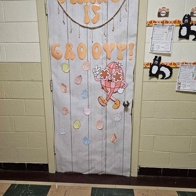 Easter Door Decor for Classroom, Retro Classroom Decor Bundle, Easter ...