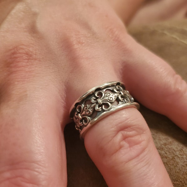 Women's Vintage Vine Wedding Band Ring With Scrolls - Etsy