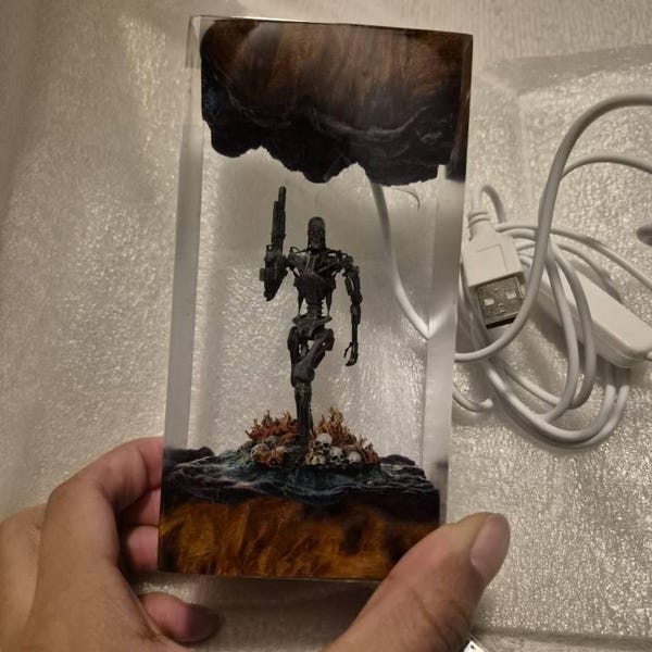 Destroyer Bot Diorama Lamp, Killer Cyborg, Resin Desk Decor, Home Decor ...