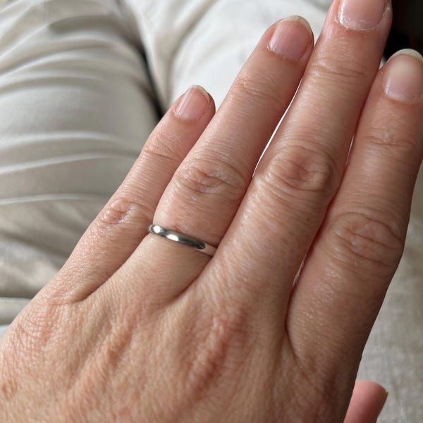 Round Platinum Wedding Band - Round Comfort Band - Women's Platinum ...