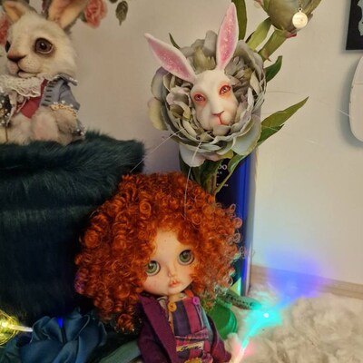 Alice in Wonderland non Talking Flowers white Rabbit Character Series ...