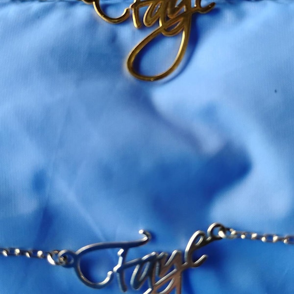 Statue of Liberty Freedom Pendant Necklace, Dainty Gold Disc Necklace ...