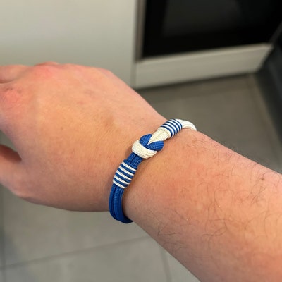 Thin Paracord Bracelet. Bangle Rope Made of Paracord and Carabine for ...