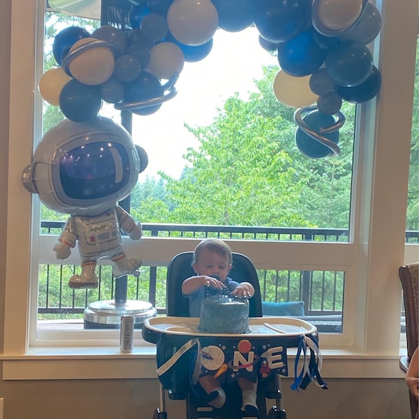 Astronaut Balloon Garland Kit, Outer Space Theme Birthday Decorations ...