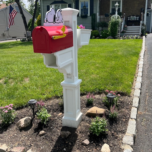 Snoopy Mailbox Topper Accessory | Charlie Brown Christmas | Crib ...