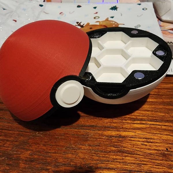 Pokeball Dice Box / GS Ball, Premier Ball, Ultra Ball, Masterball ...