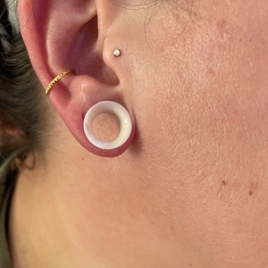 ASTM F136 Titanium Conch Hoop, Tiny Pyramid Conch Hoop, 10mm Hoop, 11mm ...