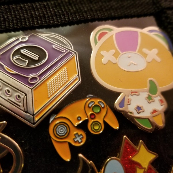 Nintendo Gamecube Controller Enamel Lapel Pin in 6 Colors - Super Smash ...