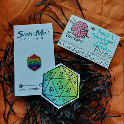 Hand Drawn Pin Badge D20 Critical Roll Multiple Colours - Etsy