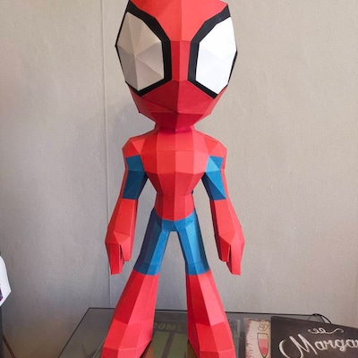 Funko pop papercraft de súper héroe PDF SVG hoja A4 - Etsy México