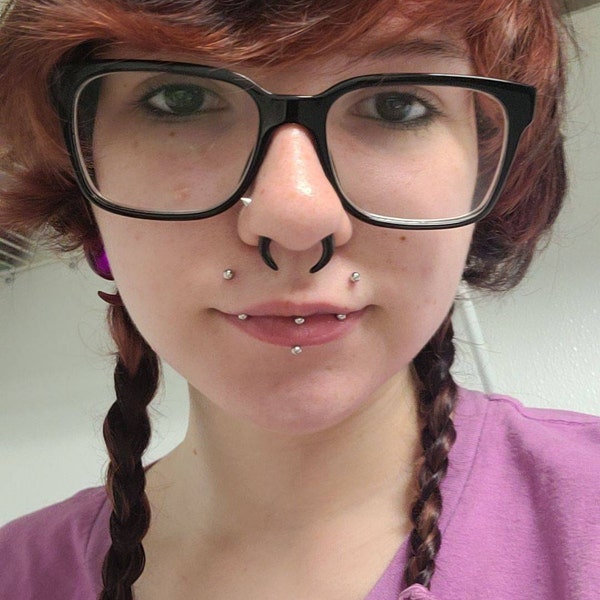 2 PCS Acrylic Crescent Septum Pincher/ear Gauges Tapers/tapered Buffalo Horn Nose Tusk Piercing ...