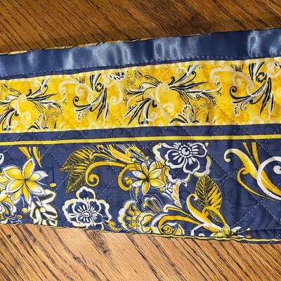 Handmade DAR Insignia Pin Case custom/ Made to Order - Etsy