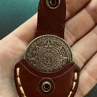 La moneda de preocupación del sol y la luna Aztec Sun Stone Calendar ...