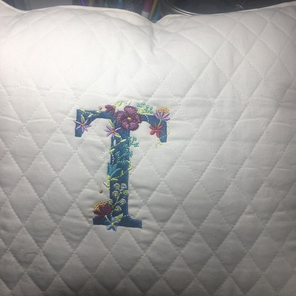 Floral Whole Alphabet Garden Flag Monogram Lace Swirl Flowers Block ...