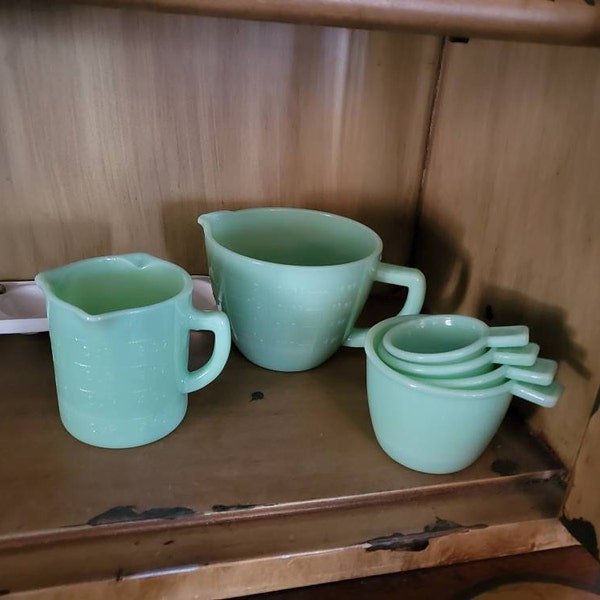 Jadeite Glass 2 Cup Measuring Cup & Mixing Bowl W/ Markers - Depression ...