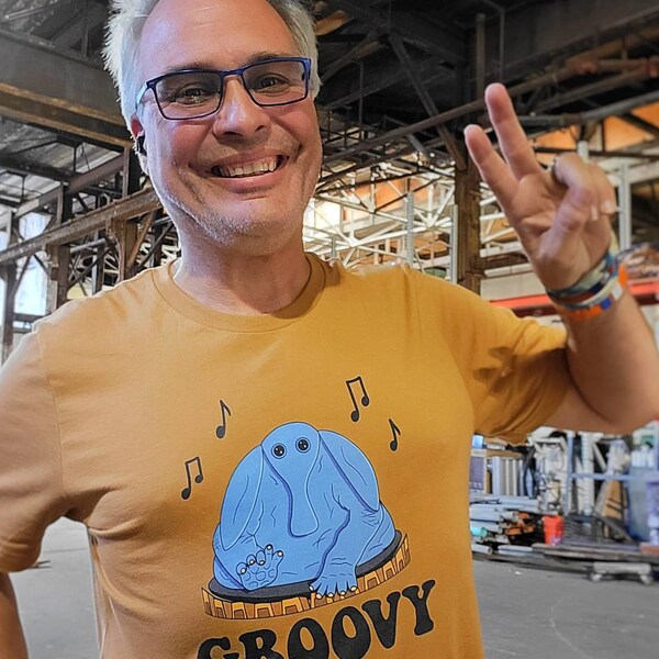 I Have Friends Everywhere Unisex T-shirt - Etsy