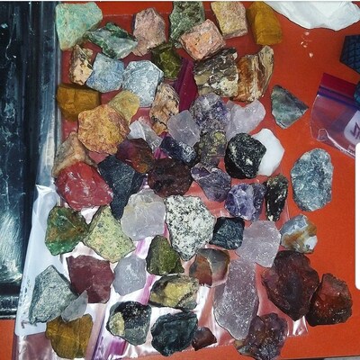 2 Pounds of 12 Stone Mix Madagascar Rough Gemstone - Etsy