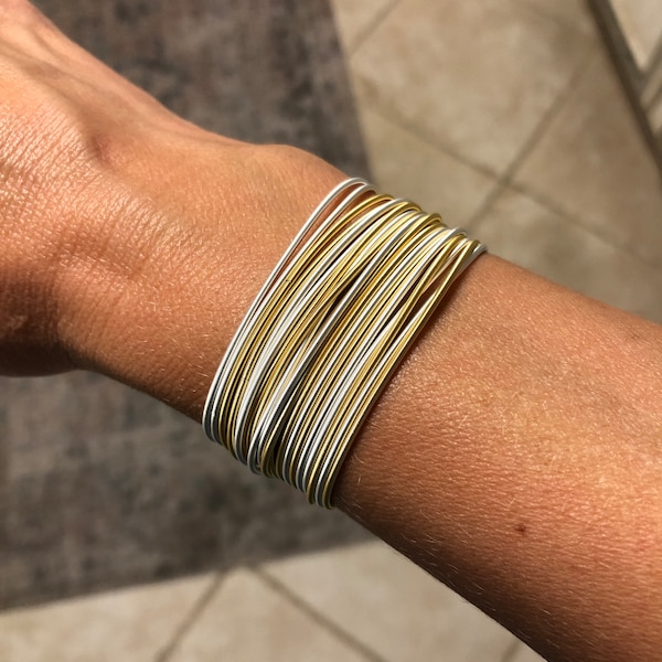 Spring Bracelets Jewelry in Colors Black ,silver , Gold and Gray ...