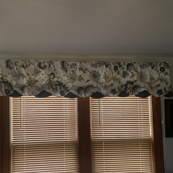 Azahar Petticoat Valance - Etsy