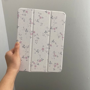 Pretty Flowers on Light Pink Floral iPad Case, iPad Air 5 iPad 10 10.9 ...